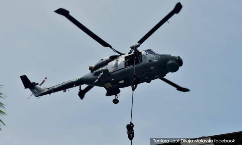 Helikopter TLDM mendarat cemas di Pangkalan TLDM Lumut