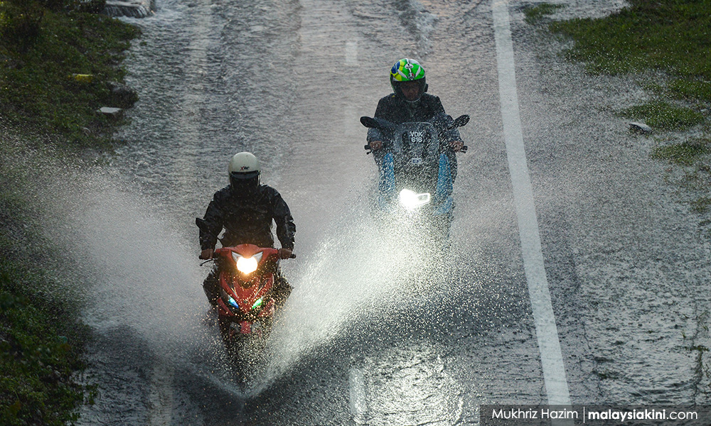 Double whammy: Heavy rain and high tide