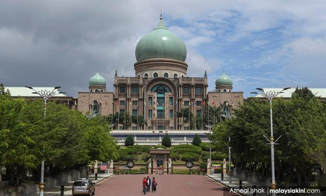 Putrajaya laksana 4 penambaikan pemberian kepada negeri