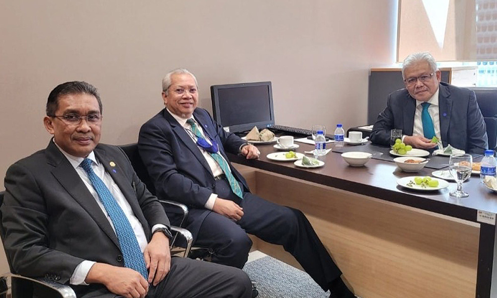 ULASAN | 'Janganlah main tarik tali, bertangguh-tangguh dengan Umno'