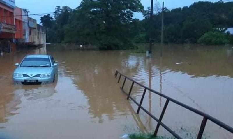Hampir seluruh bandar Maran dinaiki air