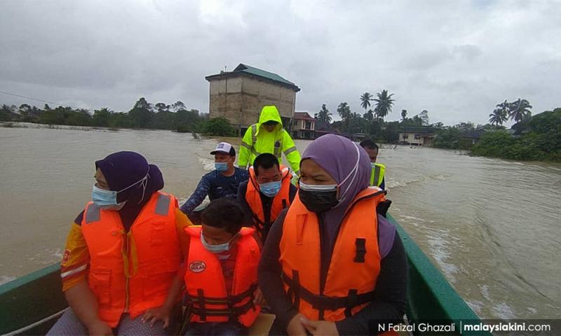 Over 21,000 evacuated by noon as floods worsen