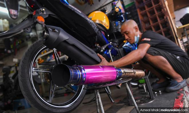 'Berapa kuat bunyi ekzos motosikal dibenarkan?'