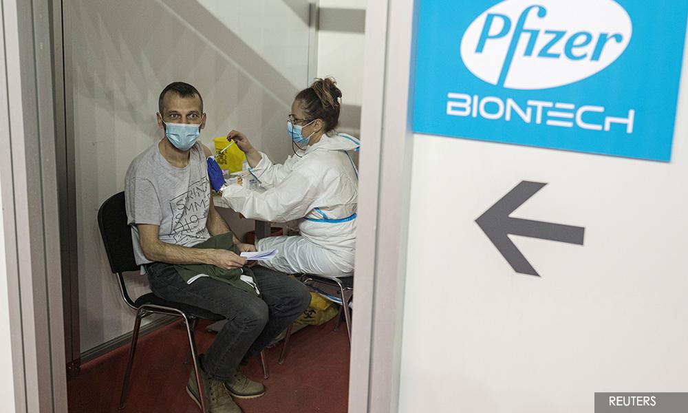 Pfizer and BioNTech launch trial of Omicron-targeted Covid vaccine