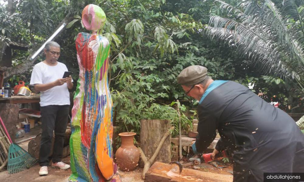 Rafiee mencabar diri dari kanvas ke batang balak