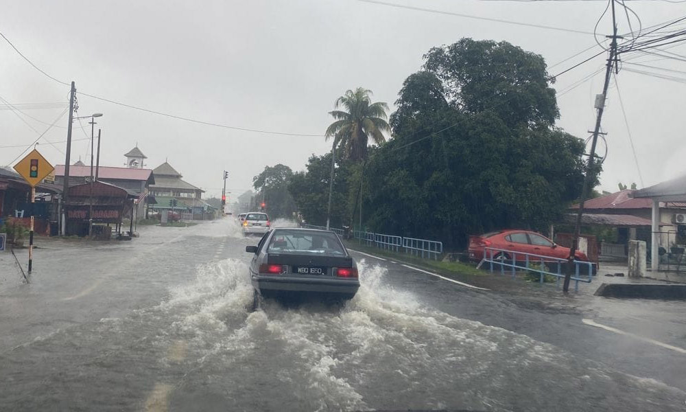 Met Dept warns heavy rain to continue, flooding across peninsula